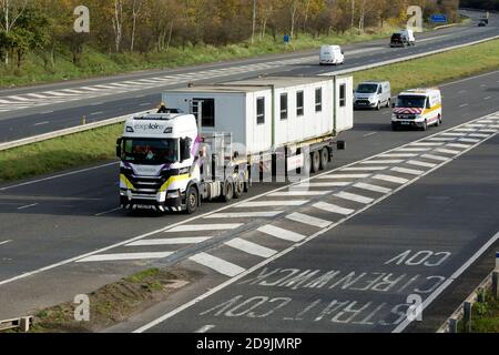 Wide Abnormal Load Escort vehicle; UK Vehicular traffic, transport ...