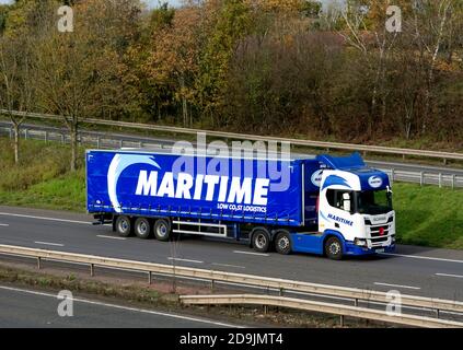 Maritime lorry on the M40 motorway, Warwickshire, UK Stock Photo - Alamy