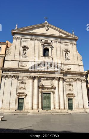 Santa Maria in Vallicella (Chiesa Nuova) Baroque church interior in ...