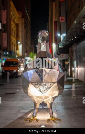 Controversial new "Big Pigeon" Sculpture - Rundle Mall, Adelaide ...