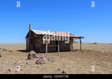 Australian outback shack Stock Photo - Alamy