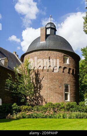 Medieval castle Well, Limburg, Netherlands Stock Photo - Alamy