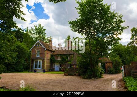 Picturesque streets and houses of Sellindge -a civil parish and village ...