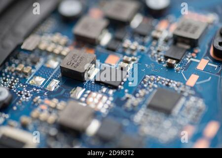Professional repair of computers laptops, boards. Screwdrivers, macro ...