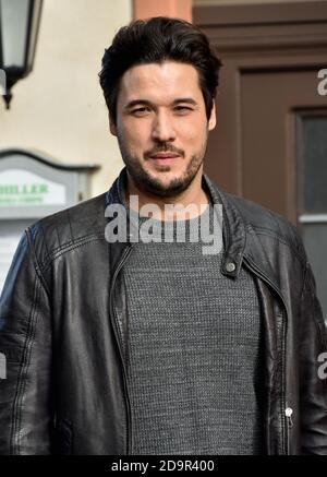 Cologne, Germany. 04th Nov, 2020. The actor Alexander Milo poses in the ...