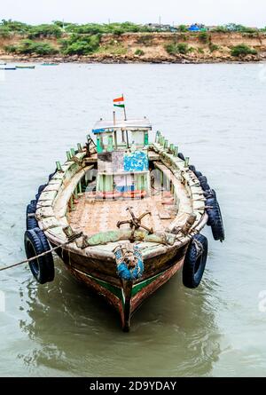 Dwarka/Dwarkadhish Temple Beach/Arabian sea/Gujarat Stock Photo - Alamy