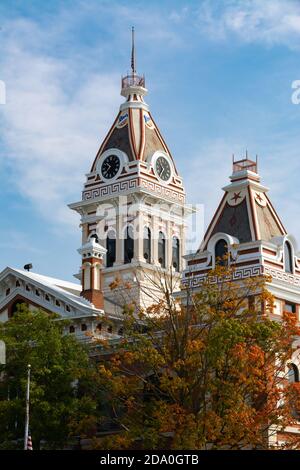 pontiac courthouse on route 66 illinois Stock Photo - Alamy