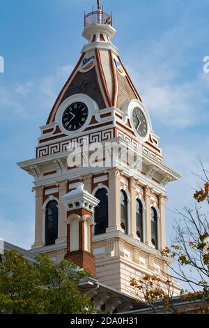 pontiac courthouse on route 66 illinois Stock Photo - Alamy