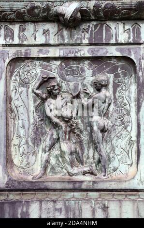 The Knife Wrestlers sculpture by Johan Peter Molin at Gothenburg in ...