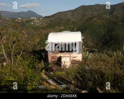 Old abandoned rv camper roulotte Stock Photo - Alamy