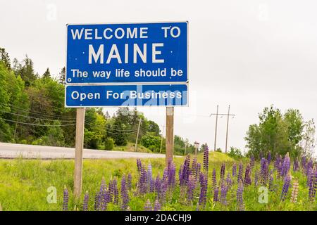 Welcome to Maine Sign Stock Photo - Alamy