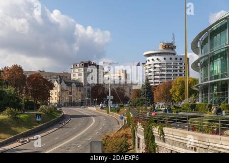 Kyiv, Ukraine - Sep. 29, 2018: The streets of Kyiv. Old and new ...