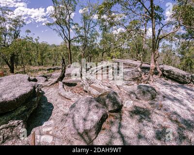 Australian bush outback rocks track Stock Photo - Alamy