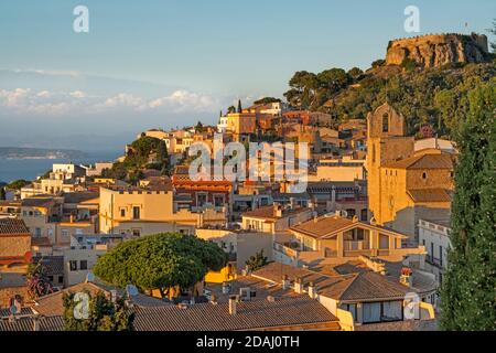 CASTLE RUINS OLD TOWN BEGUR COSTA BRAVA CATALONIA SPAIN Stock Photo - Alamy