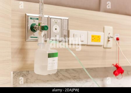 Medical oxygen flow meter with humidification bottle. Prolonged ...