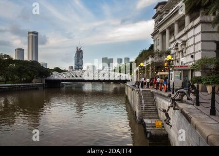 The First Generation sculpture by Chong Fah Cheong on the Singapore ...