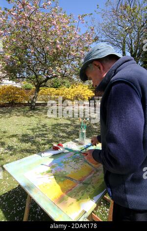 Girvan Artist James Harrigan at work in Orchard Gardens Girvan, South ...