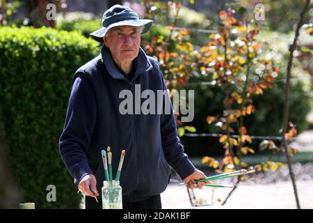 Girvan Artist James Harrigan at work in Orchard Gardens Girvan, South ...
