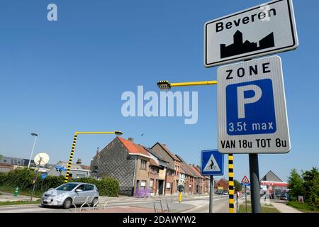 Illustration shows the name of the Beveren municipality on a road sign ...