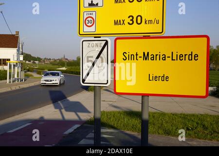 Illustration shows the name of the Lierde municipality on a road sign ...