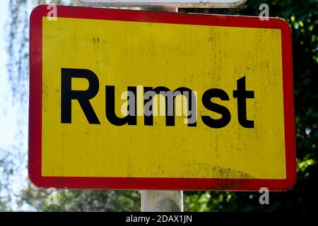 Illustration shows the name of the Rumst municipality on a road sign ...