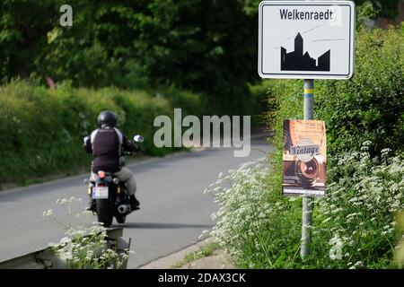 Illustration shows the name of the Welkenraedt municipality on a road ...