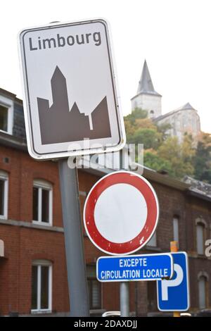 Illustration shows the name of the Limbourg municipality on a road sign ...