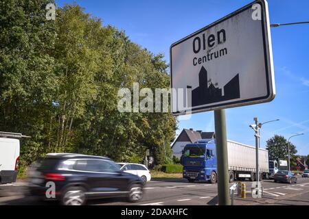 Illustration shows the name of the Olen municipality on a road sign ...