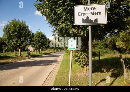 Illustration shows the name of the Erpe-Mere municipality on a road ...
