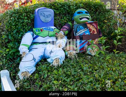 Teenage mutant ninja turtle scarecrows at the Meltham scarecrow ...