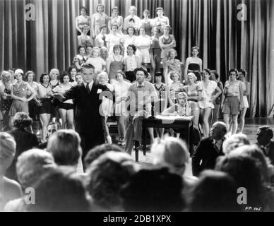 FOOTLIGHT PARADE, Frank McHugh, 1933 Stock Photo - Alamy