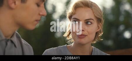 DREAMLAND, (aka DREAMLAND 2019/I), from left: Margot Robbie, Finn Cole ...