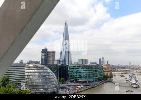 London, United Kingdom. 17 June 2026. Jubilant England supporters ...