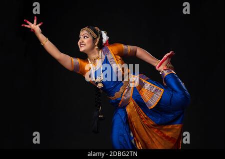 Kuchipudi dancer in Alapadmam mudra Stock Photo - Alamy