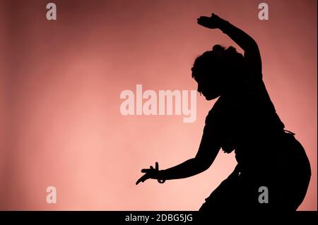 Kuchipudi dancer doing Alapadma mudra Stock Photo - Alamy