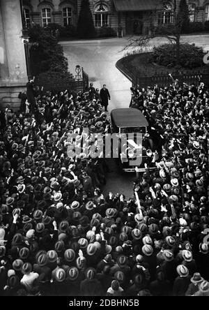Adolf Hitler and president of the Reich von Hindenburg on Potsdam Day ...