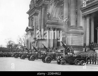 Reichswehr parade on the Day of Potsdam, 1933 Stock Photo - Alamy