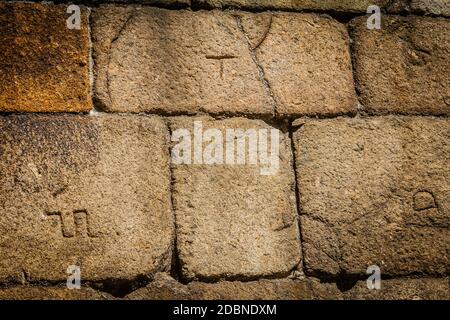 Masons marks on stones identified the stonemason so they would be paid ...