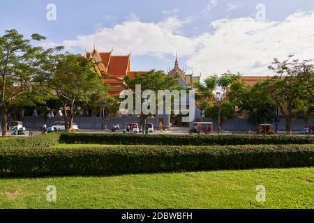 Courthouse of the Cambodia Supreme Court in Phnom Penh Stock Photo - Alamy