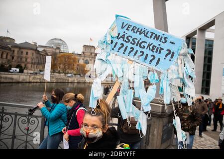 Berlin, shield of the German Bundestag Stock Photo - Alamy