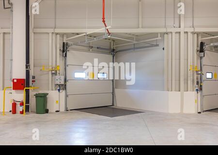 Cargo Door Loading Bay Interior Distribution Warehouse Stock Photo - Alamy