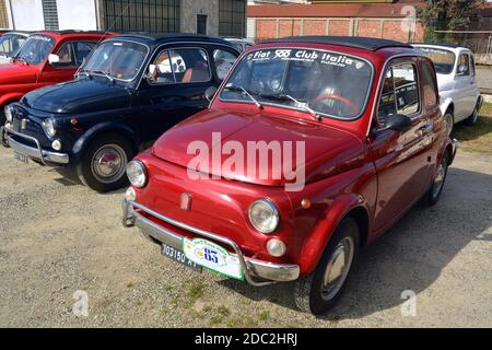 Two classic Fiat 500 cars parked on Trastevere backstreet, Rome, Lazio ...