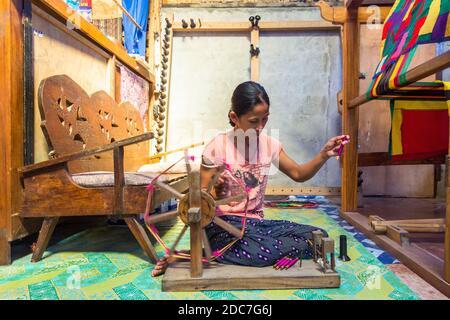 A Filipina muslim weaver in Maguindanao, Philippines Stock Photo - Alamy