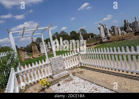Grave of Fred Ward aka bushranger, Captain Thunderbolt, in Uralla, New ...