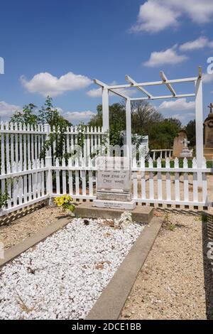 Grave of Fred Ward aka bushranger, Captain Thunderbolt, in Uralla, New ...