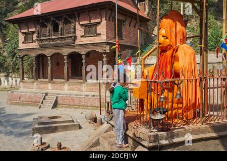 Hindu statue, Pashupatinath temple complex, Unesco World Heritage Site ...