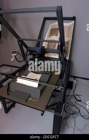 Digitalization of books, book scanning Stock Photo - Alamy