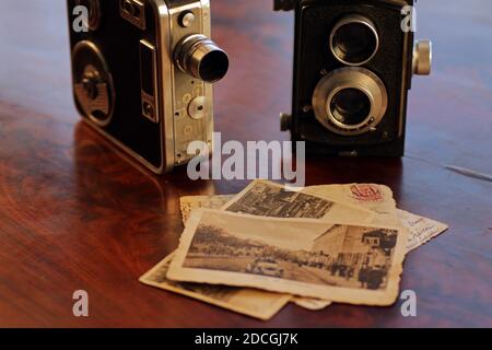 Old Twin lens reflex TLR cameras in Museum of Old Camera Manufacturing ...