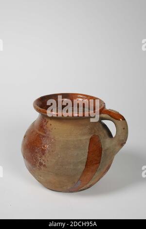 Earthenware chamber pot with curved bottom, standing and crocheted band ...