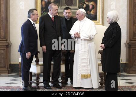 Pope Francis meets with Turkey's President Recep Tayyip Erdogan at the ...